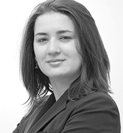 Andreea Niculcea – Revolution Banking